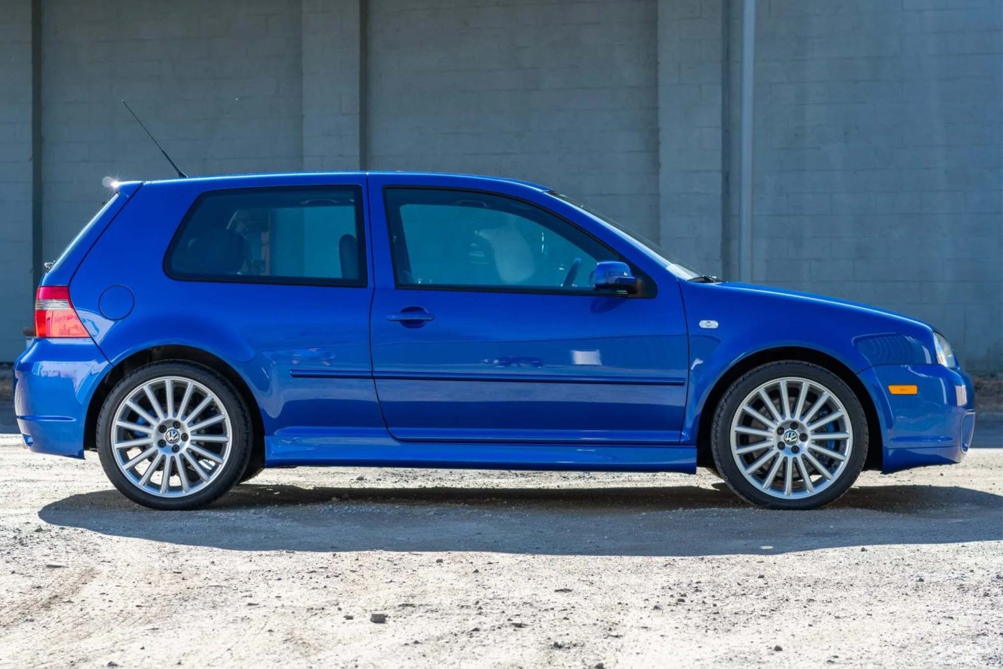 This 97-Mile VW Golf R32 Sold for $104,000 on Bring a Trailer