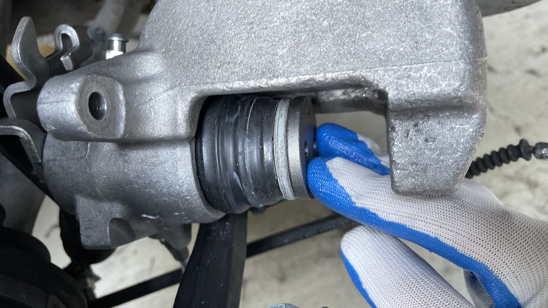 Here's How To Use a Brake Caliper Wind Back Tool