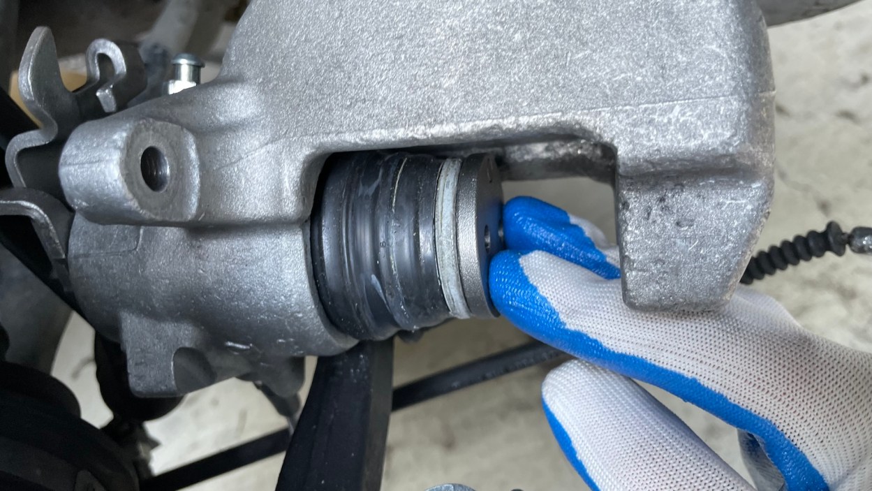 Here's How To Use a Brake Caliper Wind Back Tool