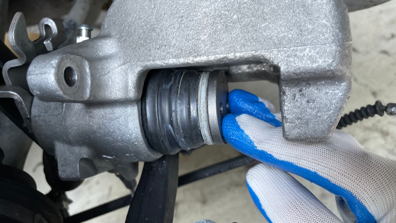 Here's How To Use a Brake Caliper Wind Back Tool