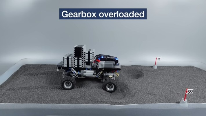 Learn How to Drive in the Sand With This Cool Lego Off-Road Build