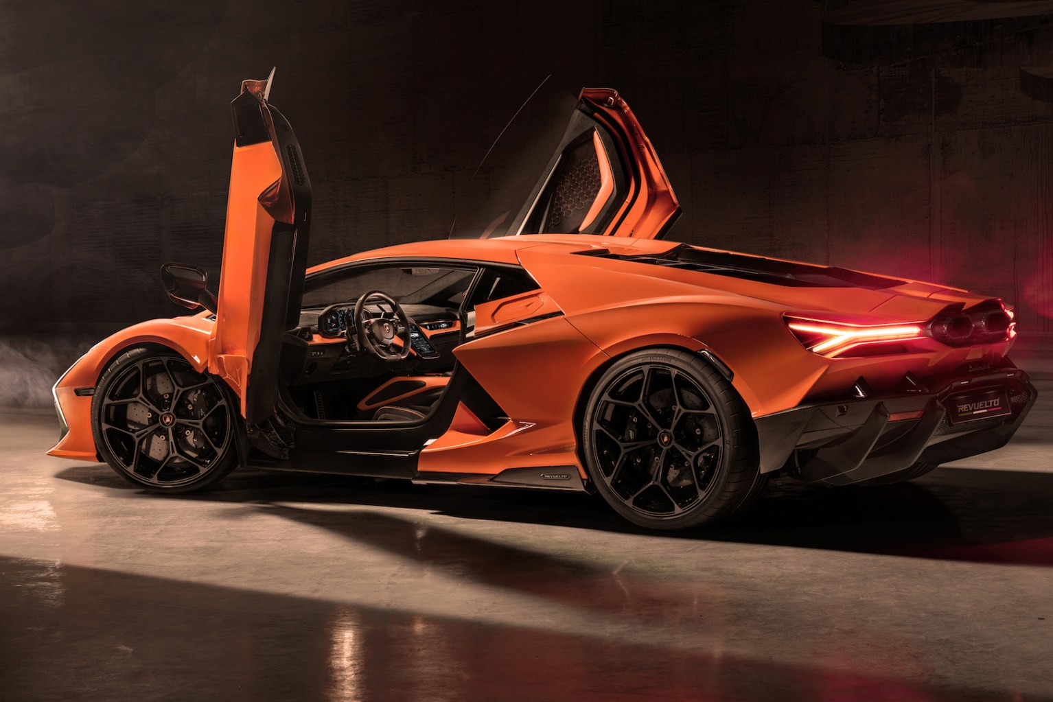 The Lamborghini Revuelto Is a 1,001-HP, 9,500-RPM Hybrid V12 Aventador ...
