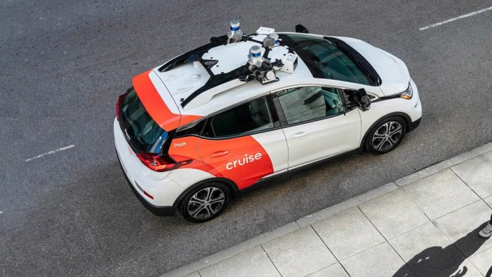 Cruise Recalls All of Its Autonomous Cars After Bus Crash