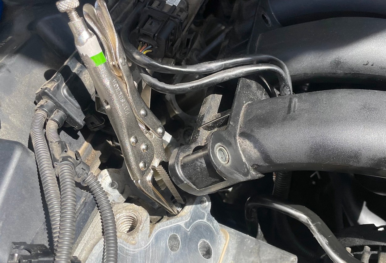 BMW 128i Oil Filter Housing Gasket: How To Fix It if You Break a Bolt
