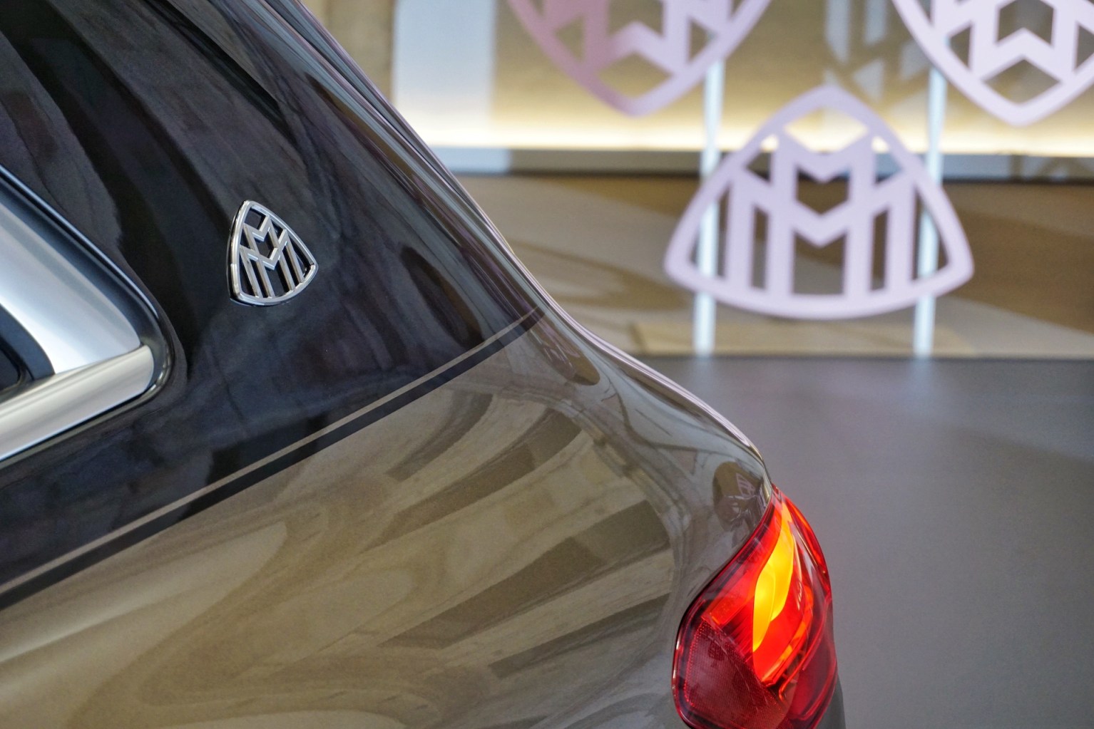 2024 Mercedes-Maybach EQS SUV: Maybach Finally Goes Electric, and It's ...