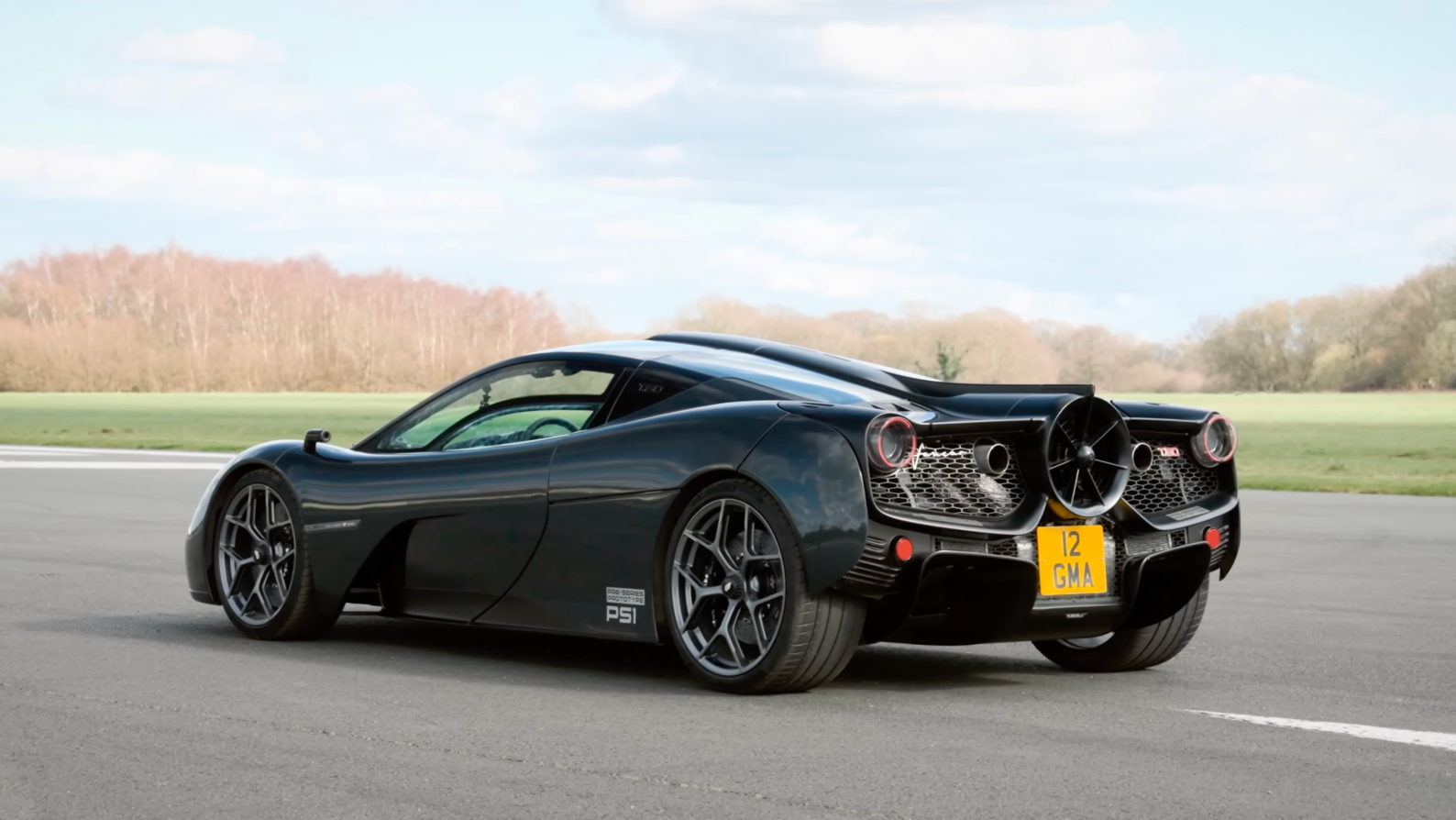 Keanu Reeves Was His Own Stunt Driver in 'John Wick 4'