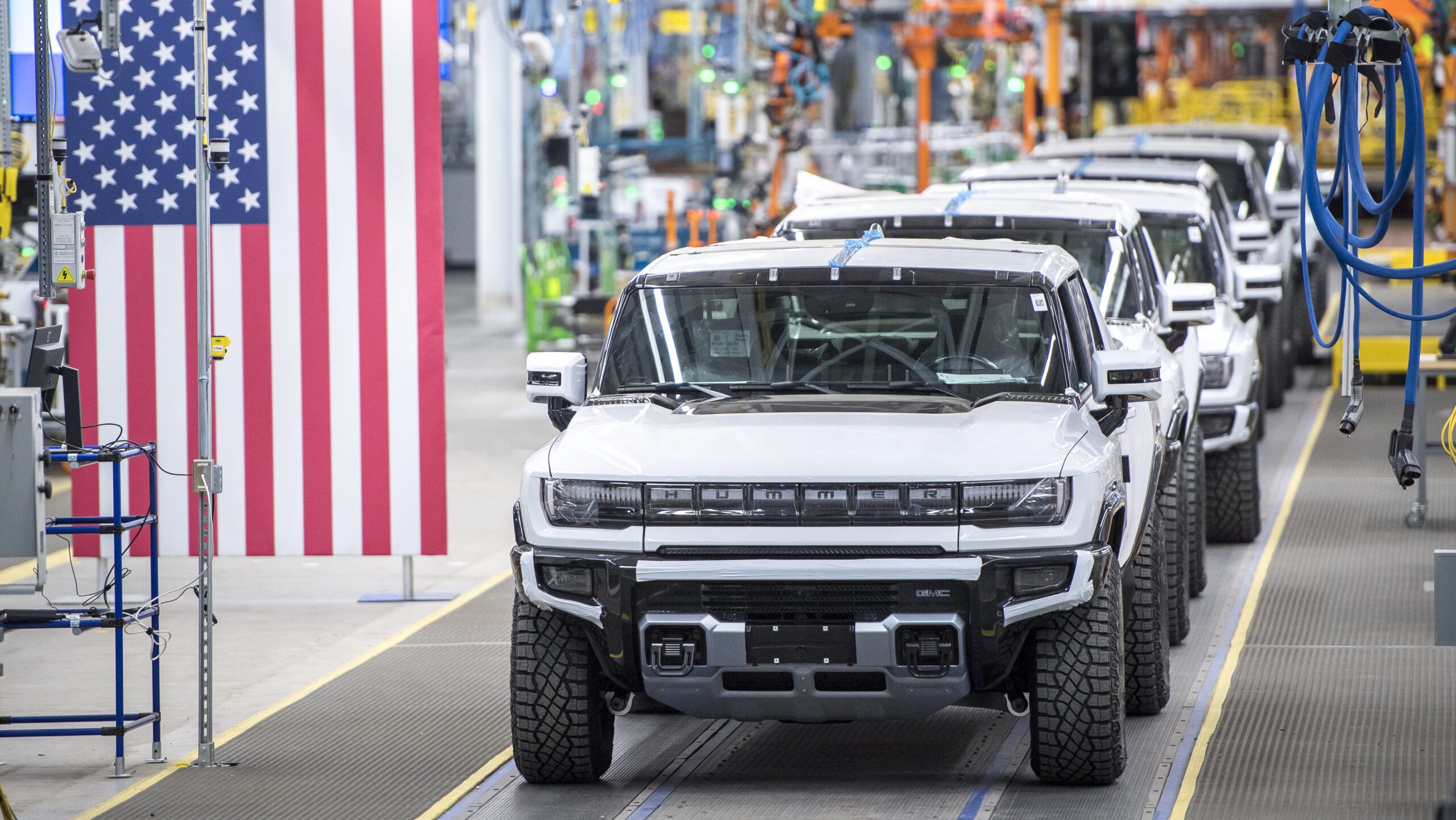 GM Hits the Brakes on Hummer EV and Escalade IQ Production: TDS