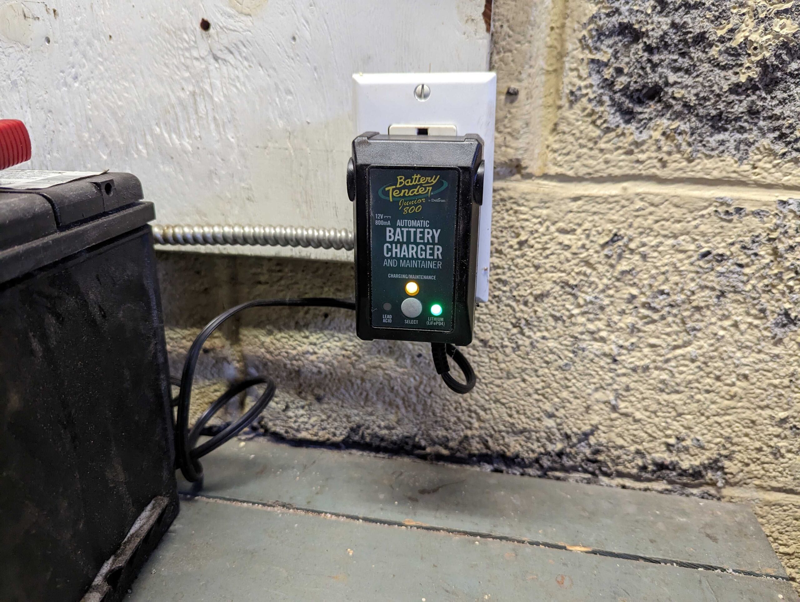 Here's How a Trickle Charger Works