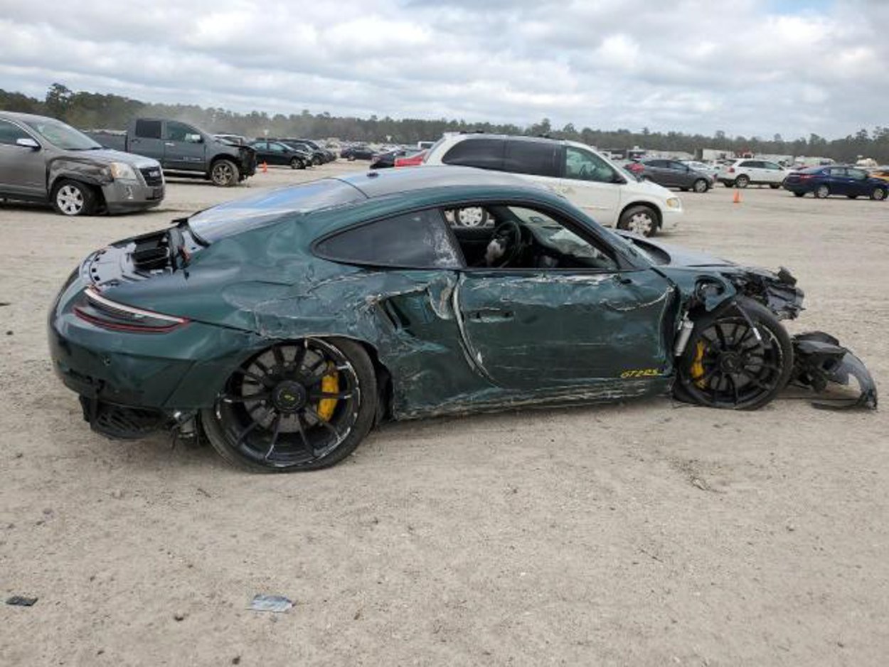 This Crashed 361-Mile Porsche 911 GT2 RS on Copart Was Too Good for ...
