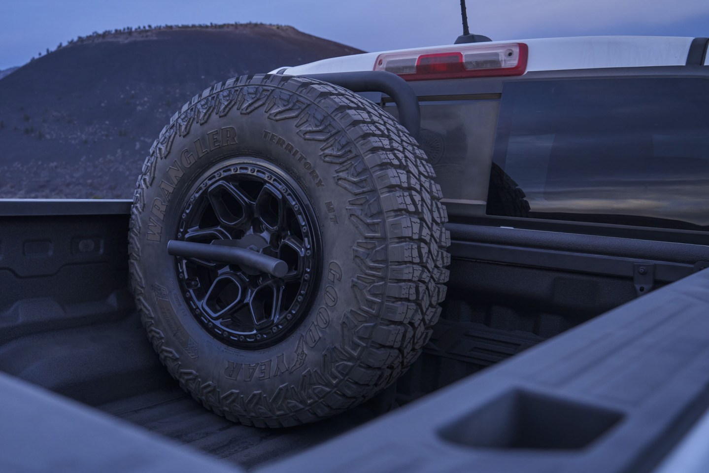 2024 Chevy Colorado ZR2 Bison Rocks 35s and More Multimatic Suspension ...