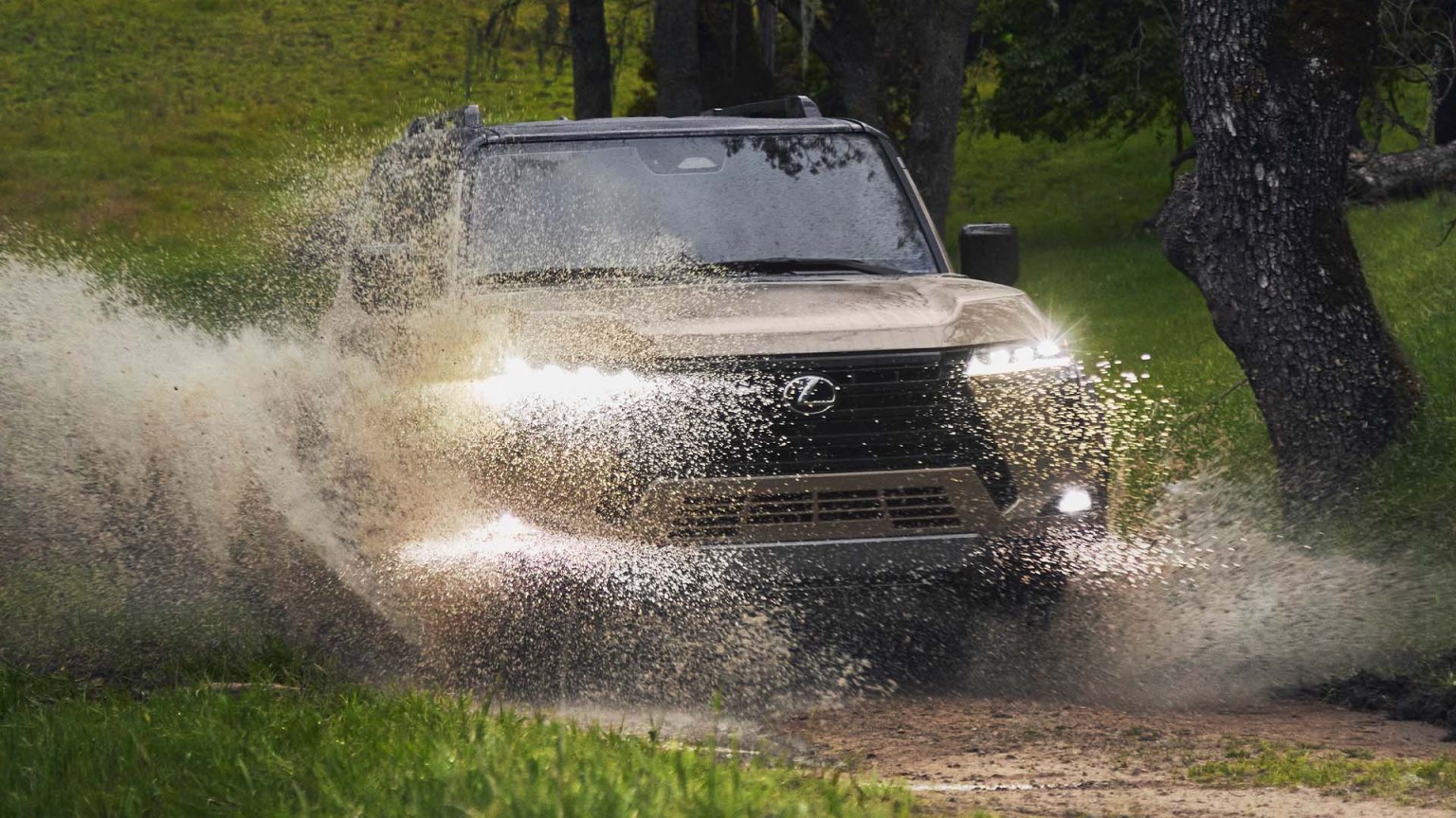 The 2024 Lexus GX Is So Boxy That Even the Windshield Looks Flat