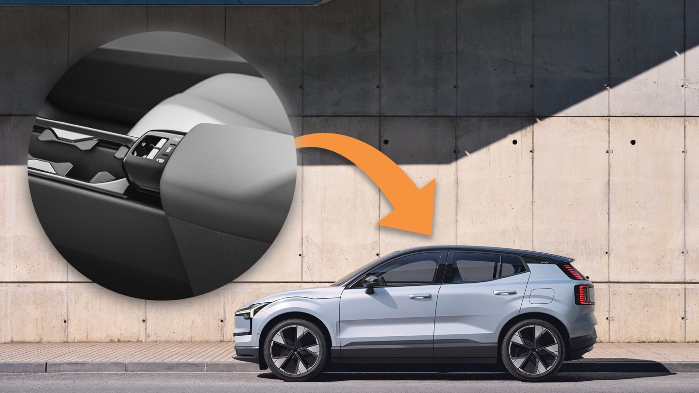 Volvo's First Minivan Is an Electric Living Room on Wheels With Odd ...