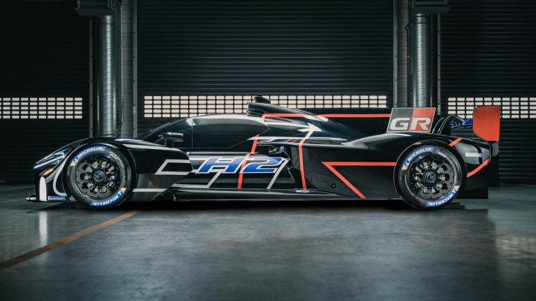 Toyota Prius Spec Racing Is a Blast to Watch And Belongs in the States