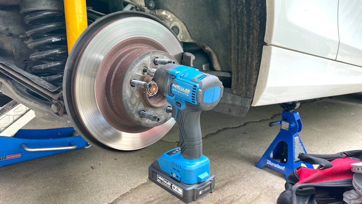 20V Hercules 3/8 in. Compact Impact Wrench Review: Compact and Powerful