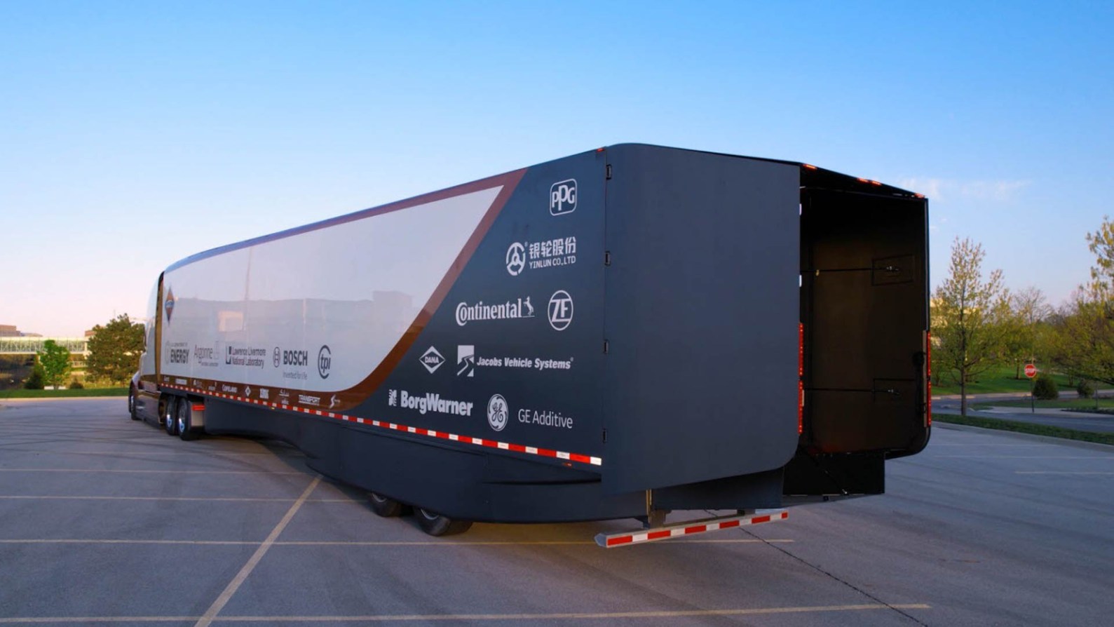 New International SuperTruck II Prototype Semi Gets an Impressive 16 MPG