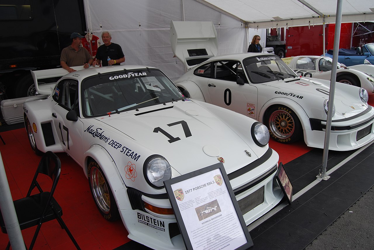 The Singer DLS Turbo Reimagines the Porsche 934/5 With 700 HP and ...