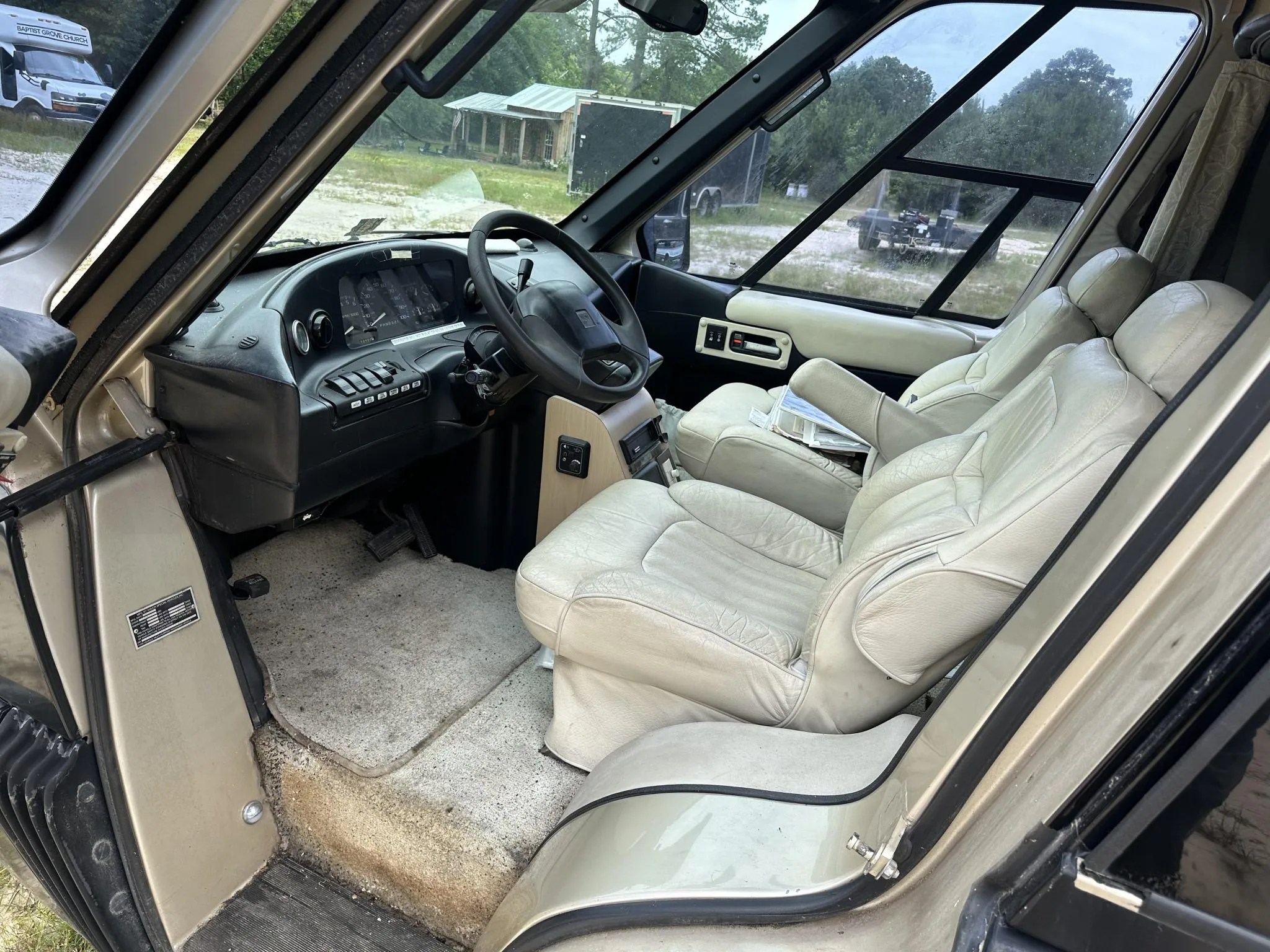 Need a Project RV? Buy This Mauck MSV With Butterfly Doors and a 454 V8