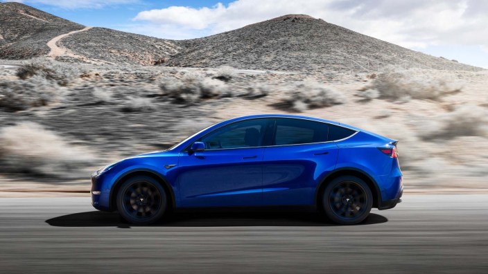 Being a Tesla Self-Driving Tester Sounds Like the Most Stressful Job Ever