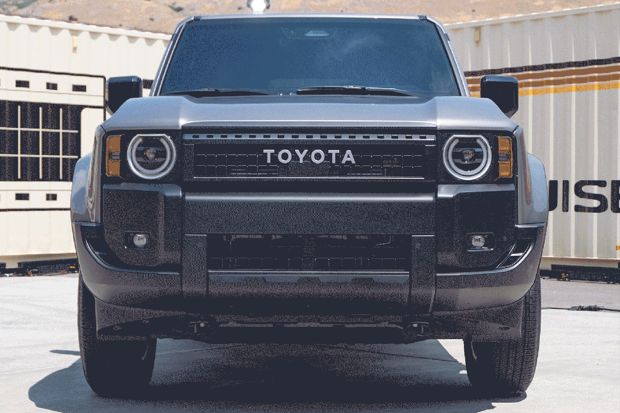 2024 Toyota Land Cruiser Lets You Choose Between Round and Square ...