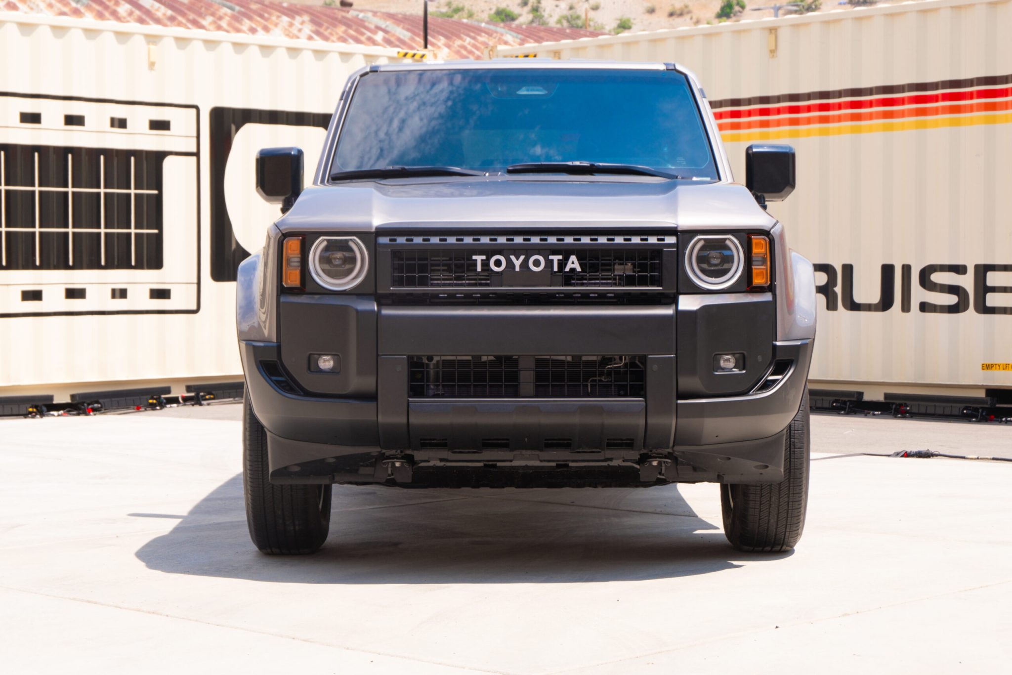 2024 Toyota Land Cruiser Lets You Choose Between Round and Square ...