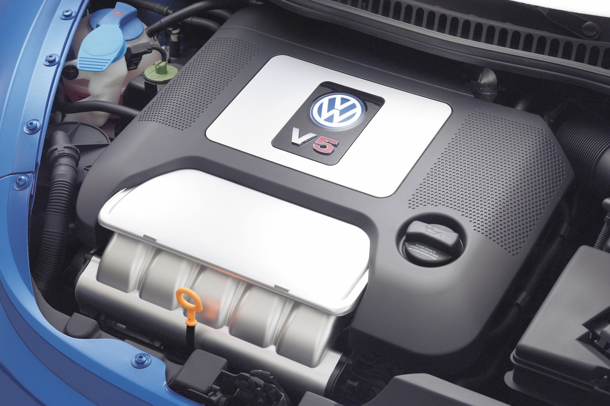 Photos of Mysterious VW W10 Engine Prototype Pop Up on Facebook