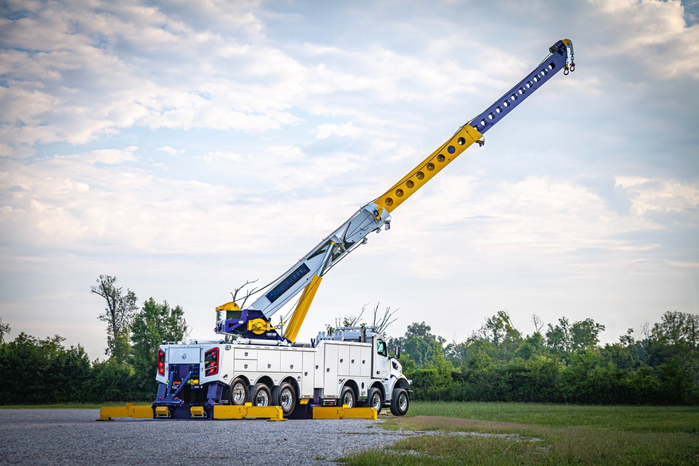 Monstrous Tri-Steer Peterbilt Truck Is a 100-Ton Wrecker for Those Big Jobs