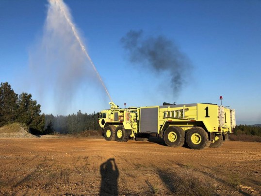 Supermassive 8x8 Articulating Off-Road Fire Truck Is a Surprising ...