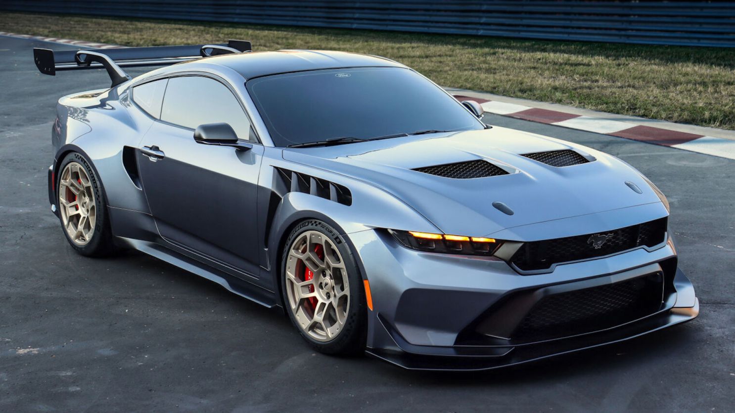 2025 Ford Mustang GTD: A $300K Pony Car With 800 HP, F-22 Raptor Parts ...