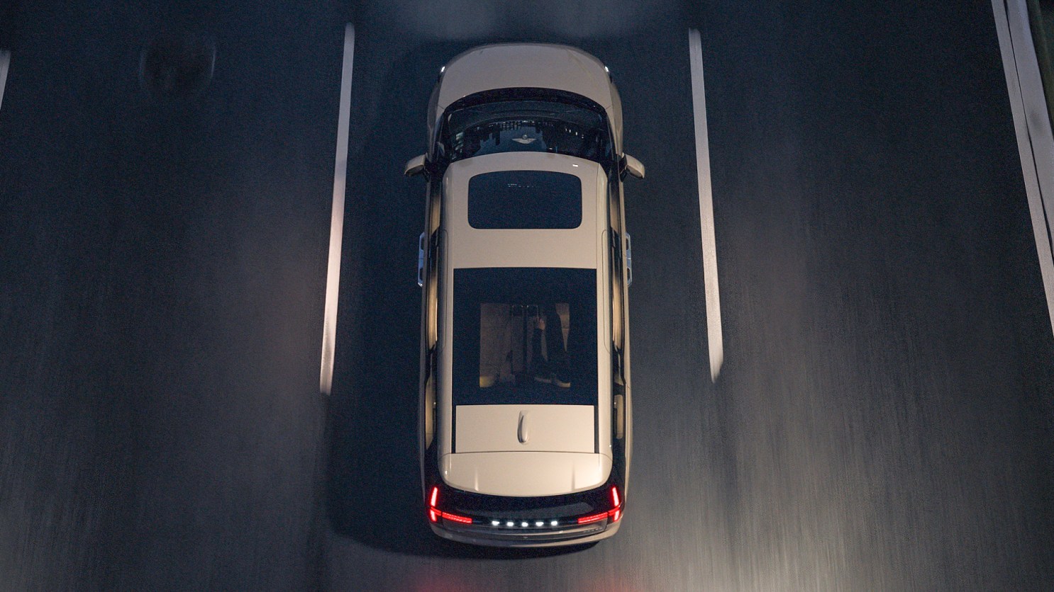 Volvo's First Minivan Is an Electric Living Room on Wheels With Odd ...
