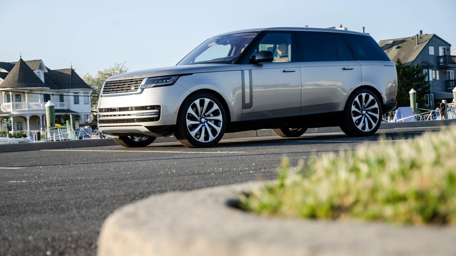 2023 Range Rover Review: For Those Who Are Used to the Front of the Plane