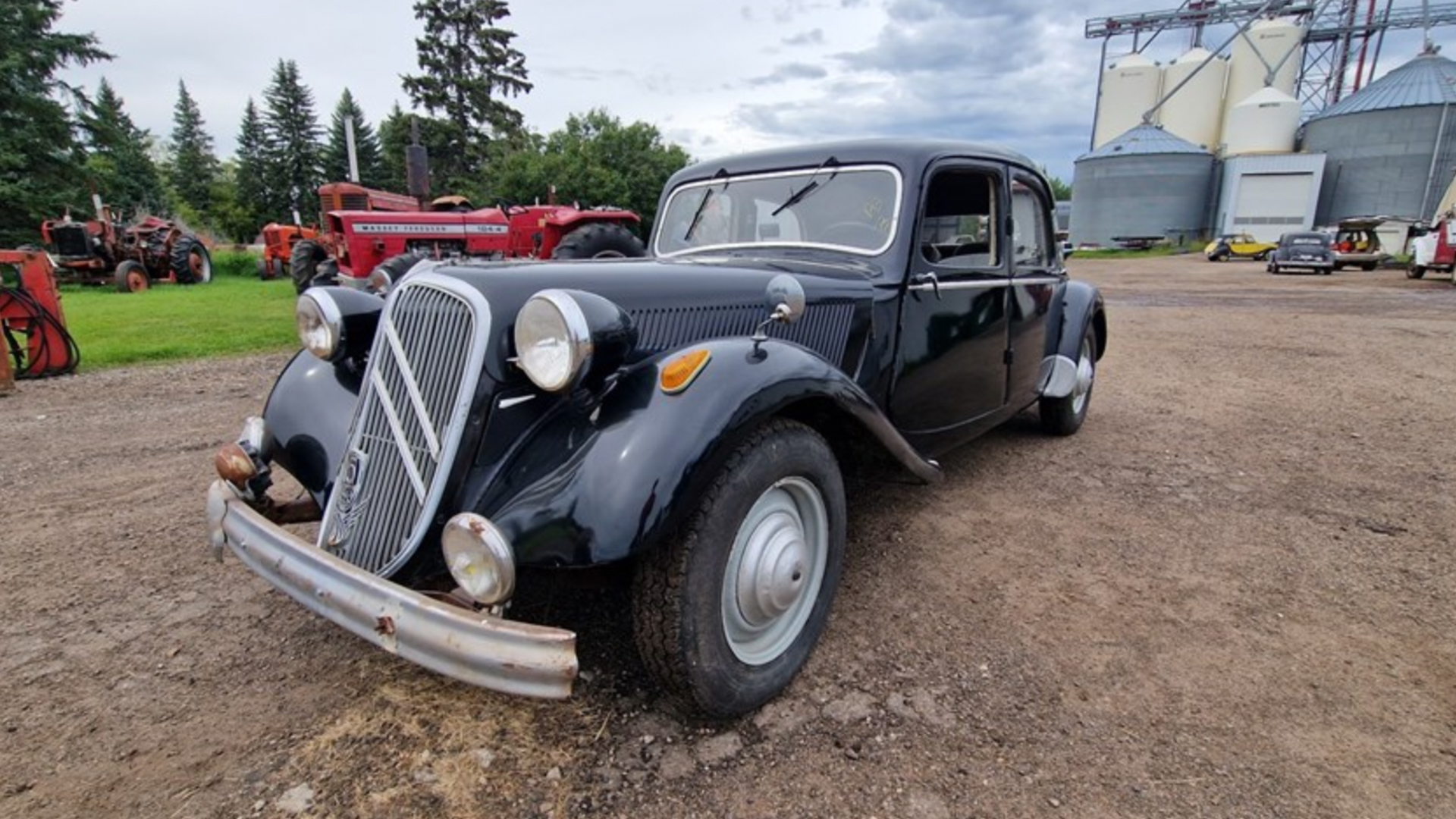 230-Plus Vintage Cars Up for Sale in Canadian Farm Estate Auction