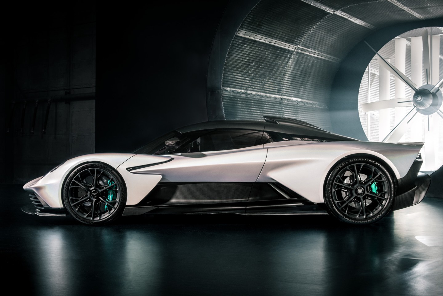 Aston Martin Valhalla: A Mid-Engined Beast With Twin-Turbo V8, 3 ...