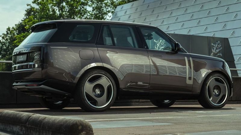Check Out the 2023 Range Rover SV's Awesome Interior Wood Mosaic