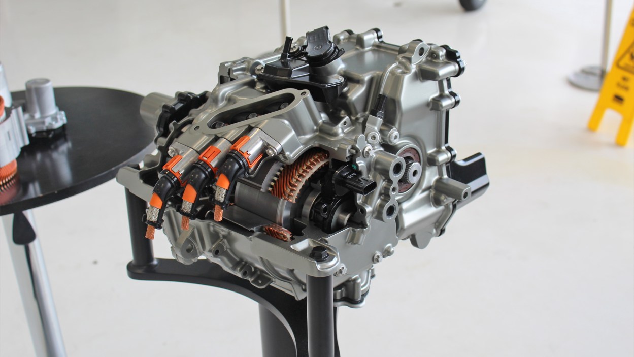 2024 Chevy Corvette E-Ray Deep Dive: Everything to Know About That ...