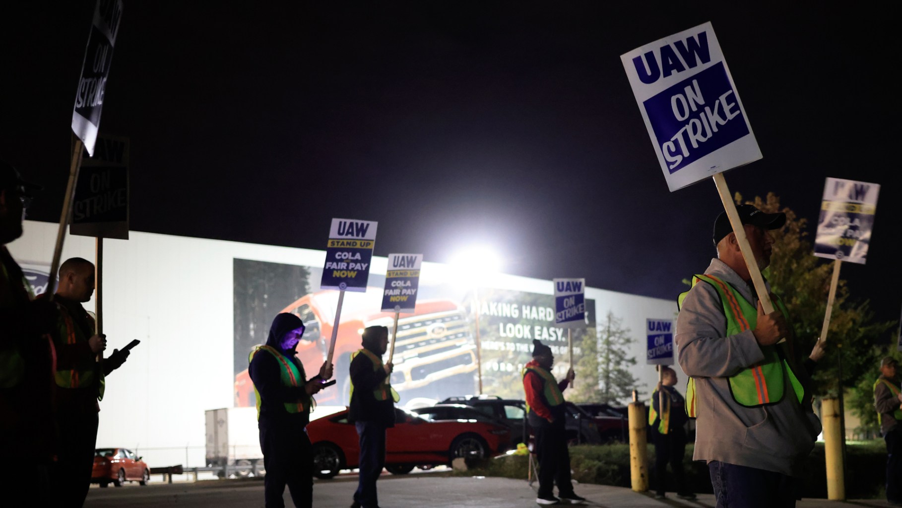 UAW Strike Shuts Down Ford's Kentucky Super Duty Plant, Sends 8,700 ...