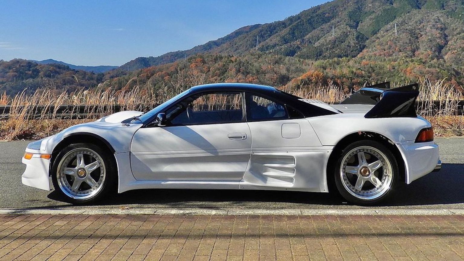 This Mad Genius Made a Turbo V6 Toyota MR2 That Shoots Fire
