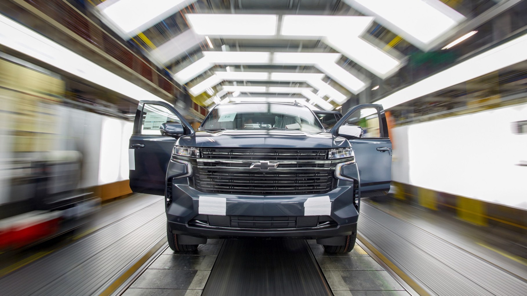 UAW Strike Expands to GM’s Full-Size SUV Plant, 5,000 Workers Walk Off