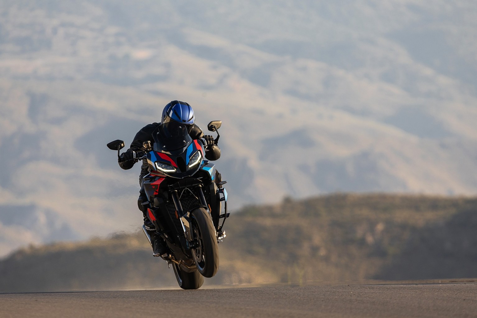 The New BMW M 1000 XR Is a Long-Range Sport Bike That Actually Looks ...