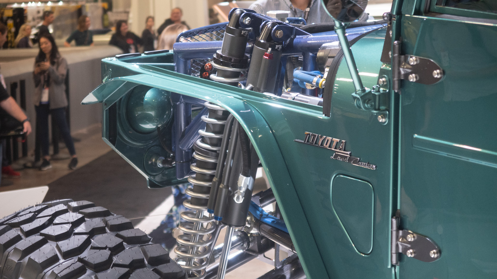 Watch This Old Toyota Land Cruiser Turn Into a Bruiser With a Secret ...