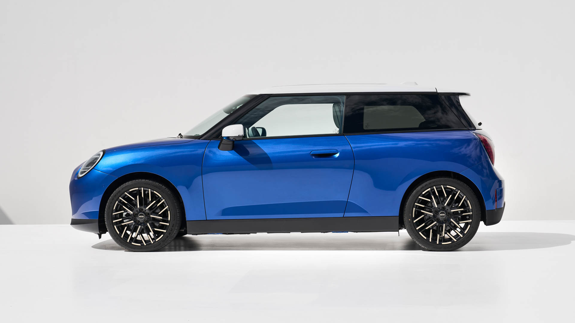 Mini’s ’Go-Kart Fun’ Won’t Go Away With EVs: Mini Exec