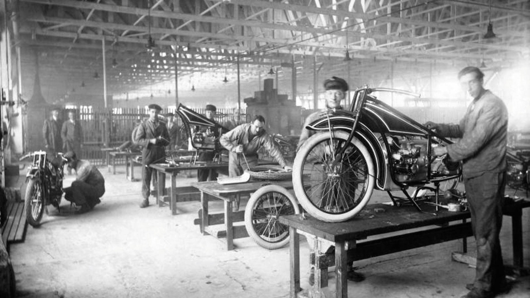 BMW Has Built Its Last Gas Engine in Germany, and It Was a V8