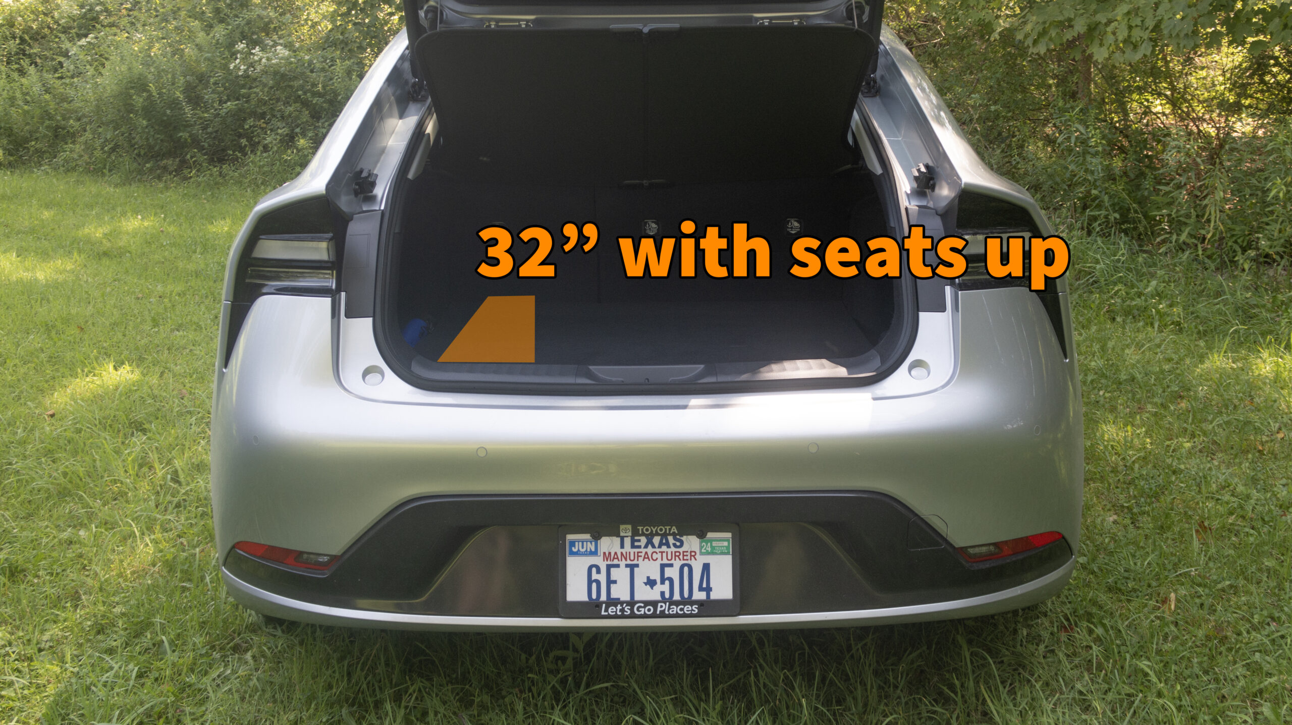 2023 Toyota Prius Review for Dog Owners: Is Toyota's Hot Hybrid a Good ...