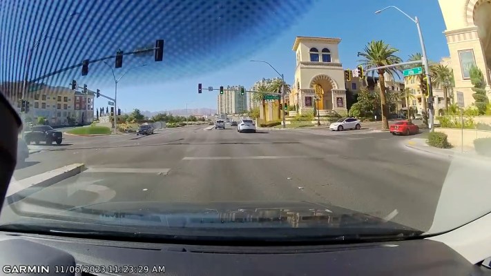 Garmin Mini 2 Dash Cam Hands-On Review