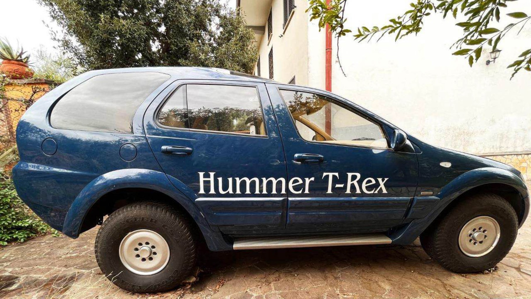 Extremely Rare and Bizarre Italian Coachbuilt Hummer H1 ’T-Rex ...