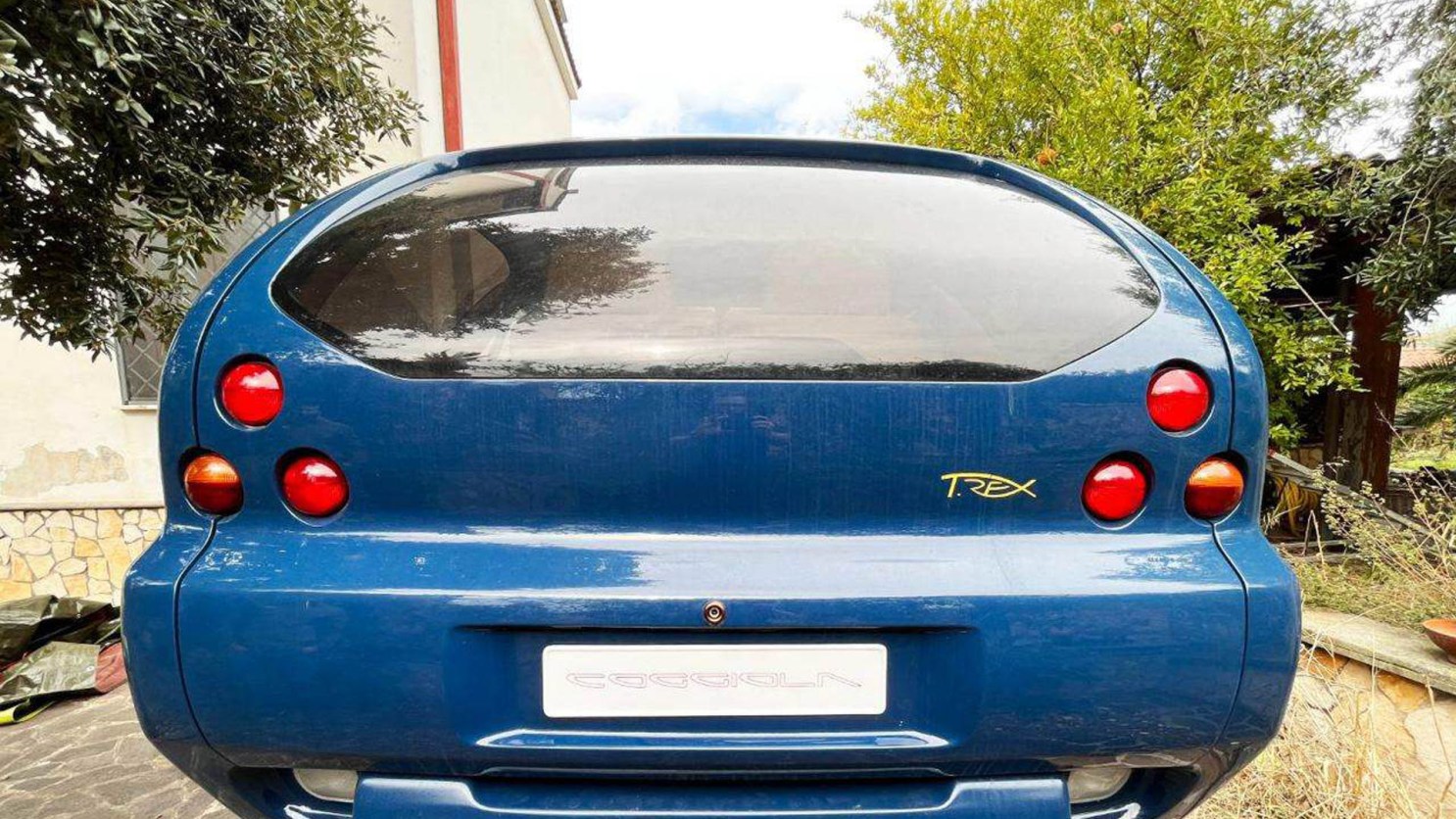 Extremely Rare and Bizarre Italian Coachbuilt Hummer H1 ’T-Rex ...