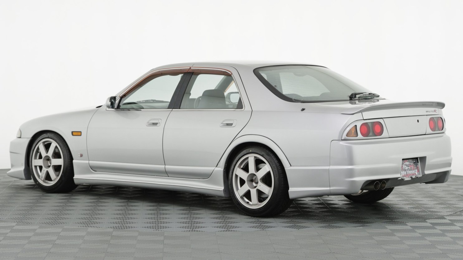 Nissan Skyline Impul R33-R For Sale Is a Rare JDM Sedan Tuned by a Racer