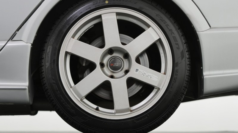 Nissan Skyline Impul R33-R For Sale Is a Rare JDM Sedan Tuned by a Racer
