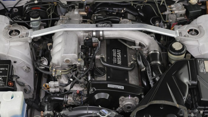 Nissan Skyline Impul R33-R For Sale Is a Rare JDM Sedan Tuned by a Racer