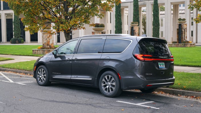 Chrysler Pacifica Hybrid Fires Actually Increased After Recall: NHTSA