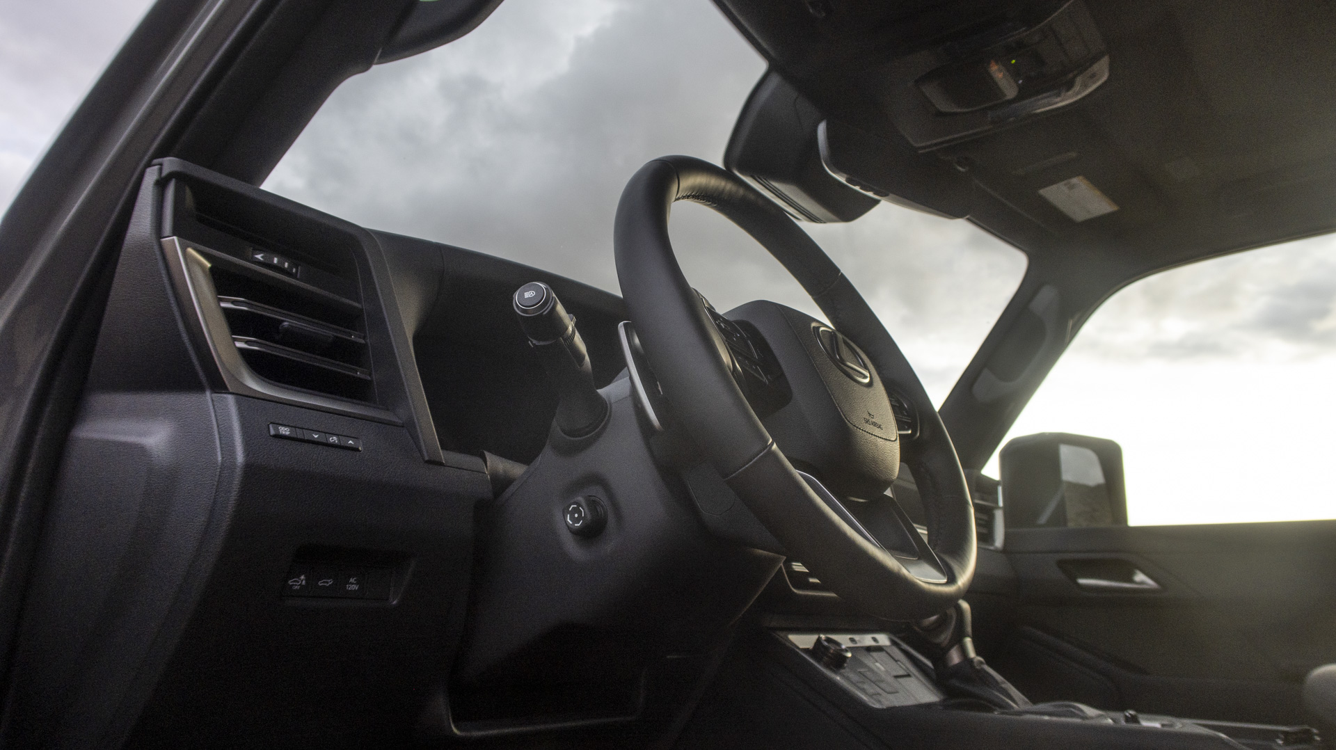 2024 Lexus GX Engineers Aren’t Worried About Its Flat Windshield Cracking